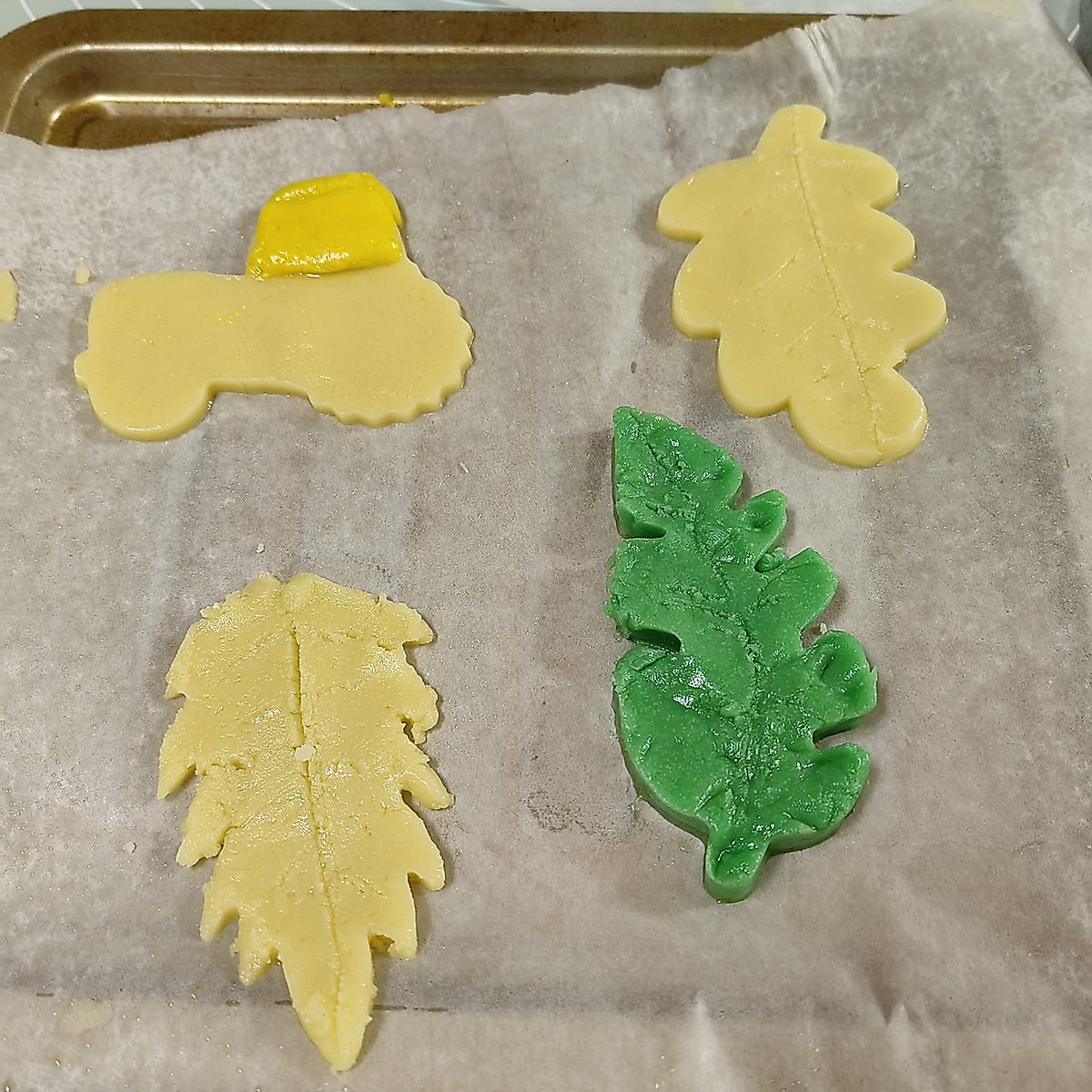 LUBTOSMN Leaf Cookie Cutter-4 inch-Biscui Cookie Cutters Molds for Green Baby Shower Wedding Engagement Birthday Party