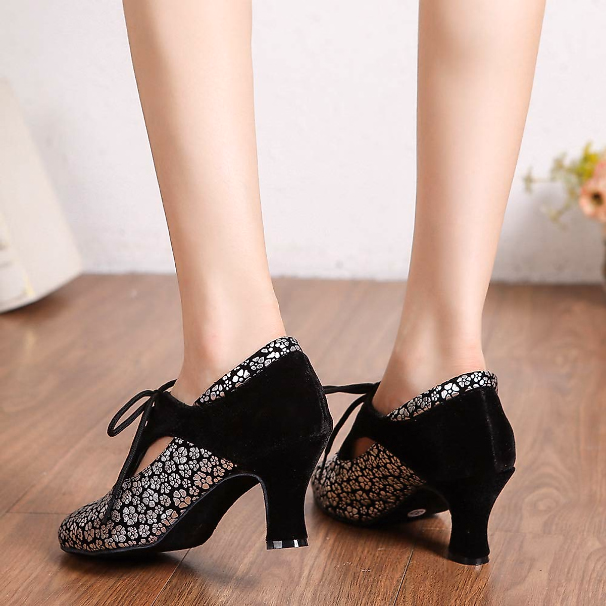 HIPPOSEUS Latin Dance Shoes for Women with Closed Toe Lace up Ballroom Latin Salsa Tango Dance Practice Shoes Low heel 2.75",Black Silver, 5.5 B(M) US