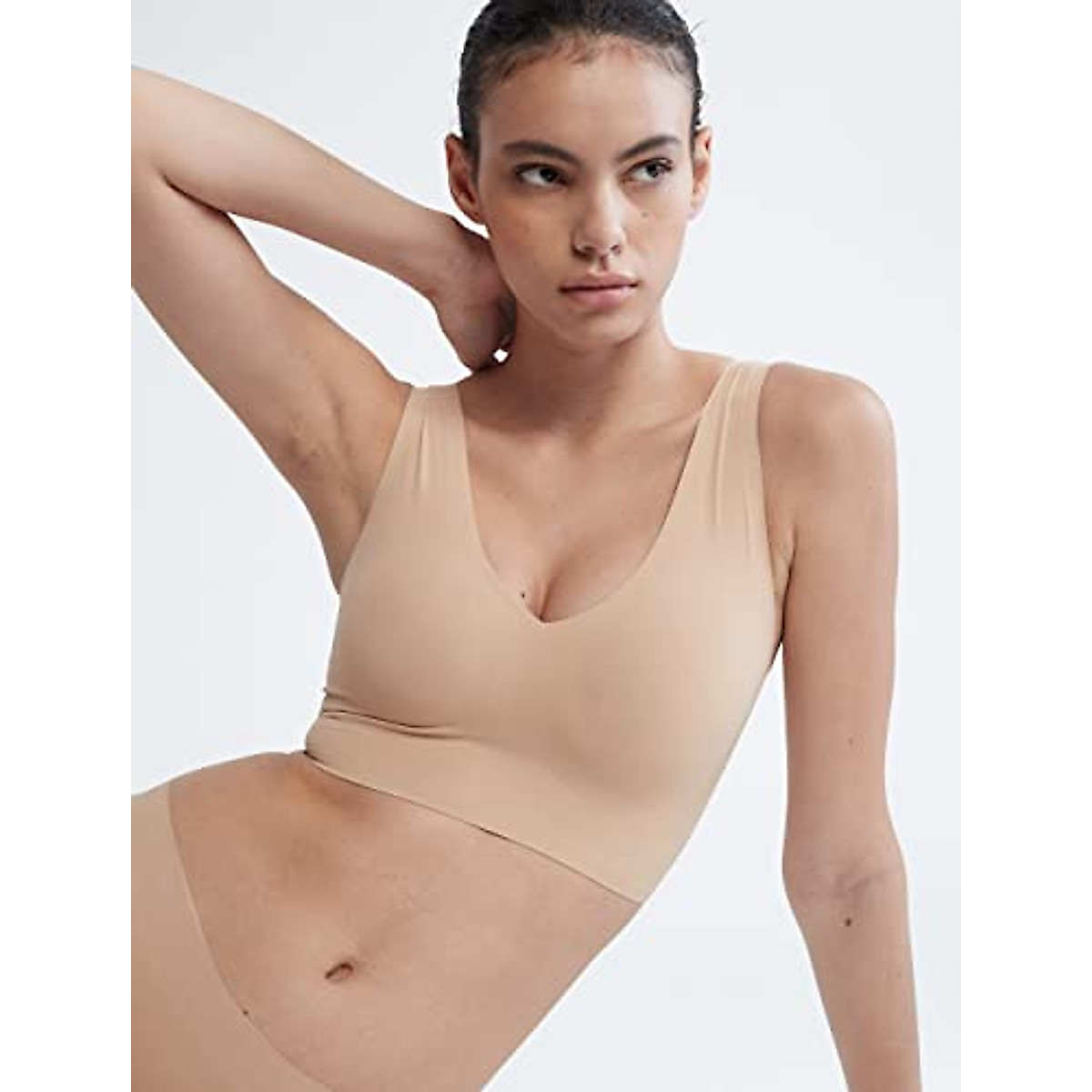 Calvin Klein Women's Invisibles Comfort Seamless Lightly Lined V Neck Bralette Bra, Beige, Large