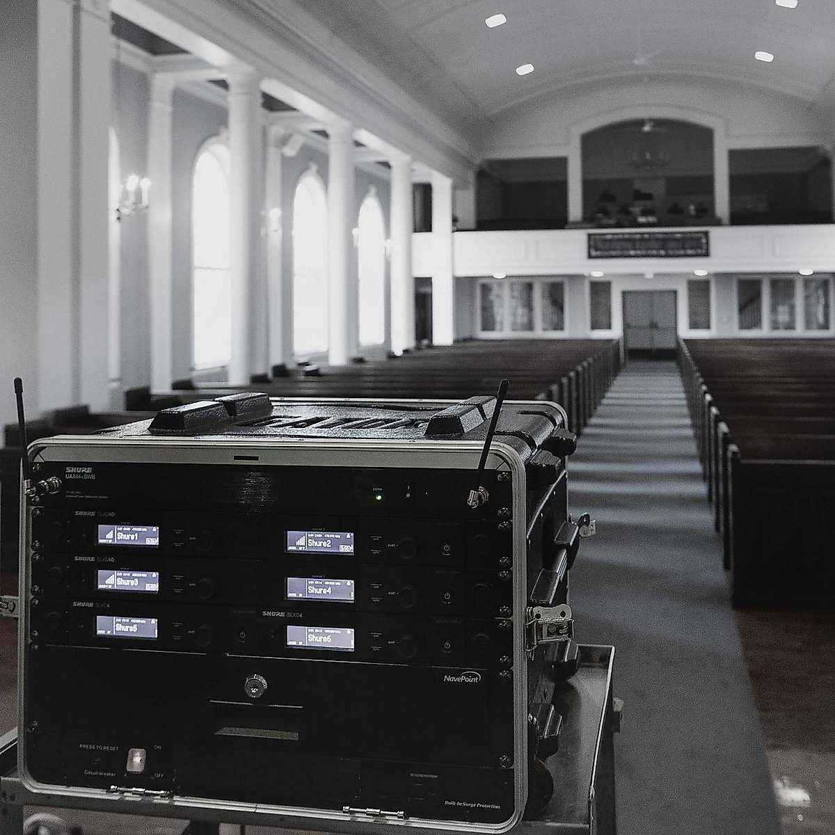 Shure SLXD24/B87A Digital Wireless Microphone System - Includes SLXD2 Handheld Transmitter with BETA 87A Vocal Mic Capsule and SLXD4 Single Channel Rack Mount Receiver | G58 Band (SLXD24/B87A-G58)
