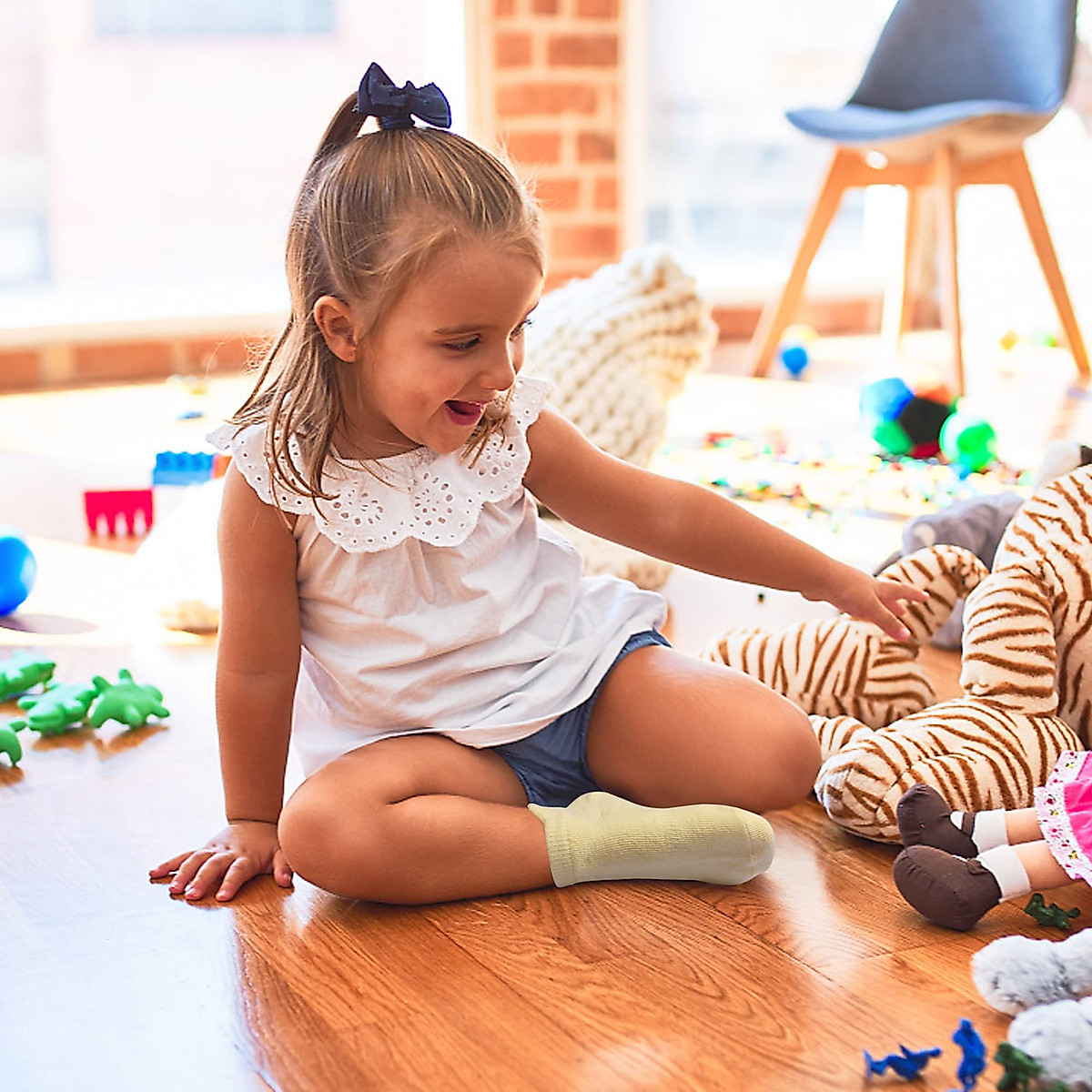 HYzgb Toddler Girls Socks 3T-4T-5T with Grippers 12 Pairs Cotton Little Kids Non Slip Ankle Socks for Toddler Kids 3-4-5 Years Old All Seasons Wearing (Bright Candy Colors)