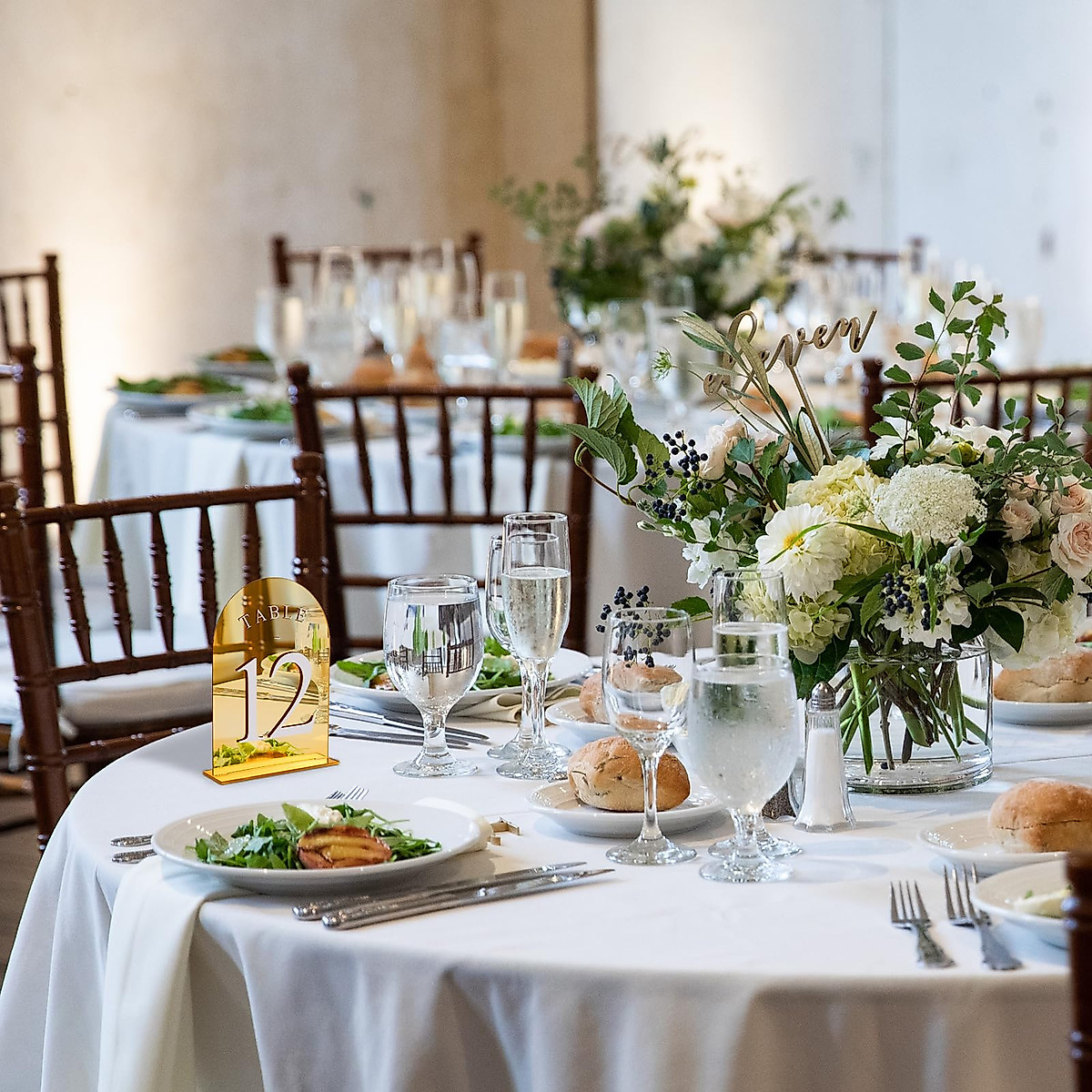 15pcs Mirrored Arch Wedding Table Numbers, Numbers 1-15, Wedding Reception Table Numbers Acrylic Table Numbers with Stands, for Wedding Reception Party Banquet (Gold)