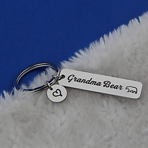 FEELMEM Grandma Bear Keychain Grandma to Be Keychain New Grandmother Birthday Gift Jewelry Gift for Nana (silver)