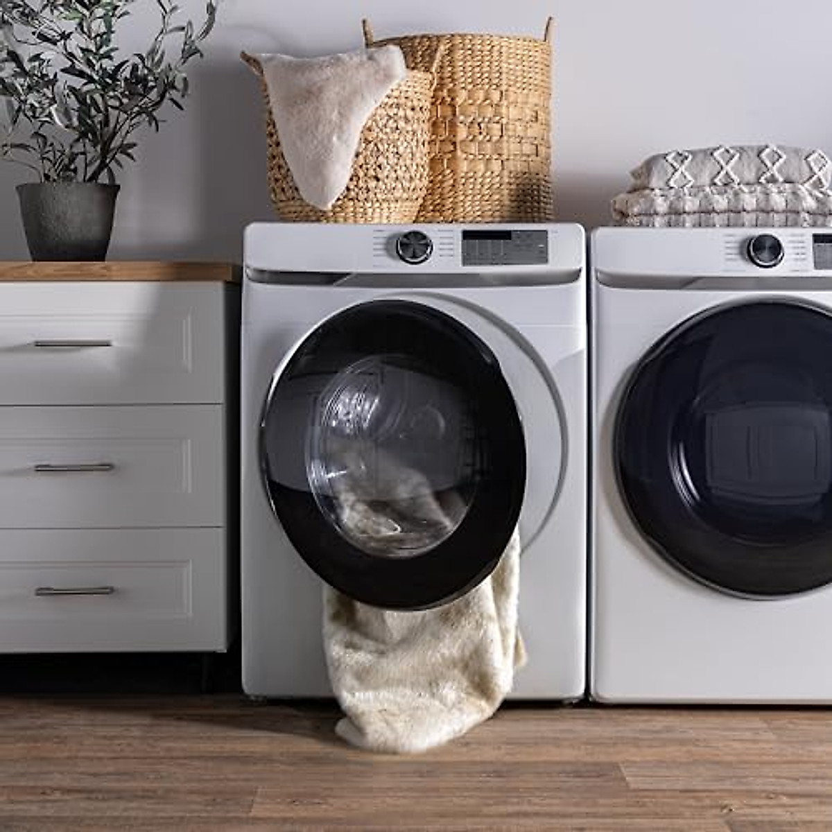 nuLOOM Marcia Machine Washable Faux Cowhide Area Rug, Shaped 5x7, Off-White