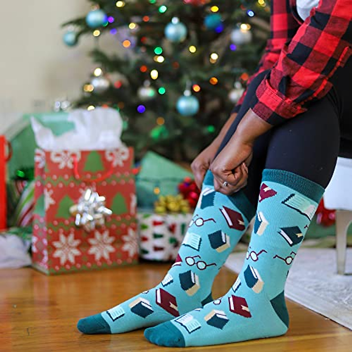 Lavley Do Not Disturb I'm Reading Socks - Funny Gift for Book Readers - Unisex for Men and Women