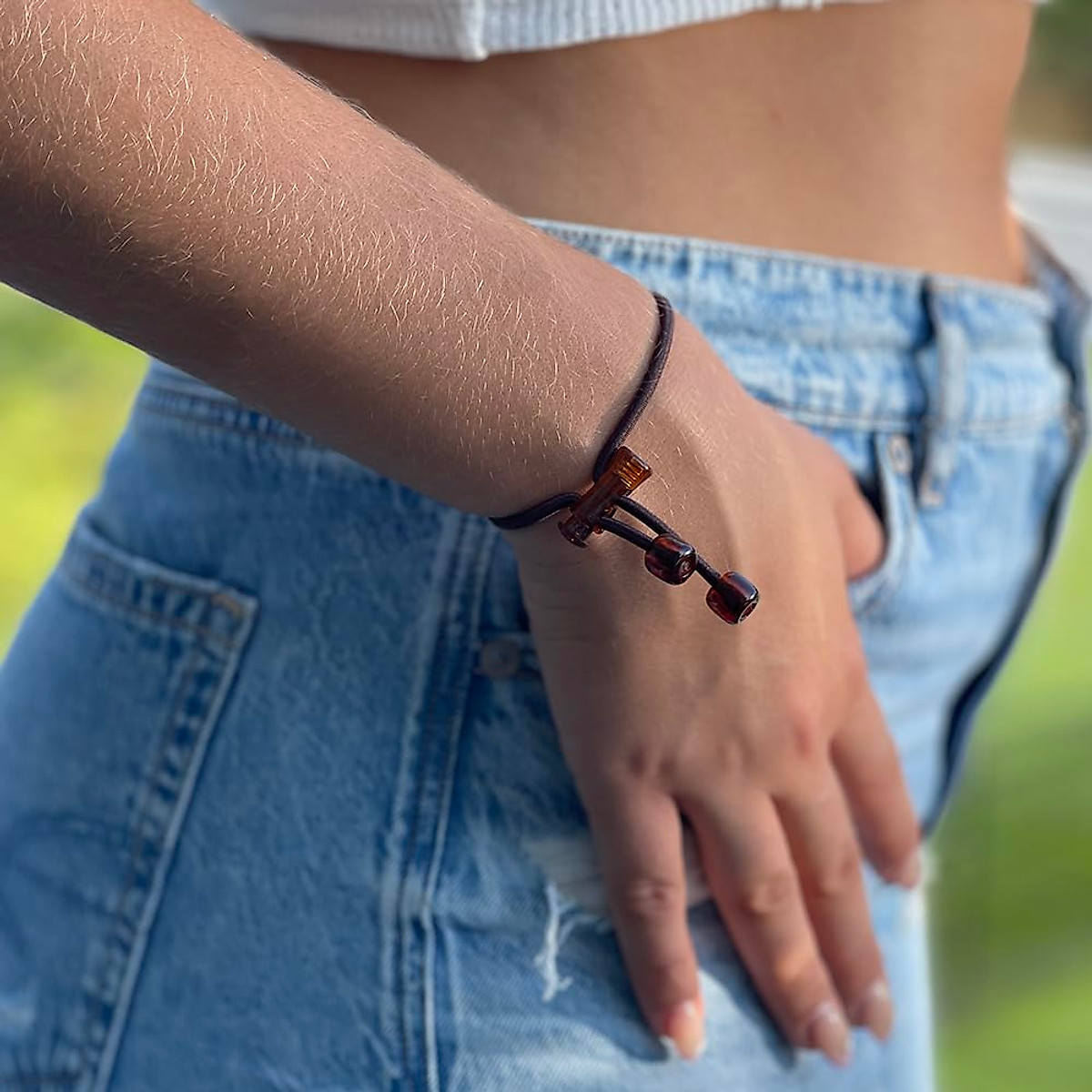 Pulleez Patented Adjustable Sliding Ponytail Holder, Set of 4 - Acrylic Charms - 2 Brown/ 2 Black Elastic Hair Ties. Perfect for Thin, Thick, or Natural Hair