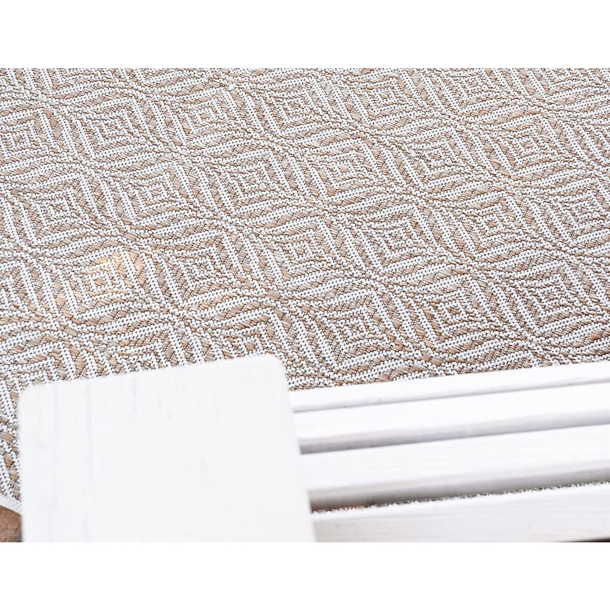 Unique Loom Outdoor Trellis Collection Area Rug - Deco Trellis (5' 3" x 8' Rectangle, Taupe/ Ivory)