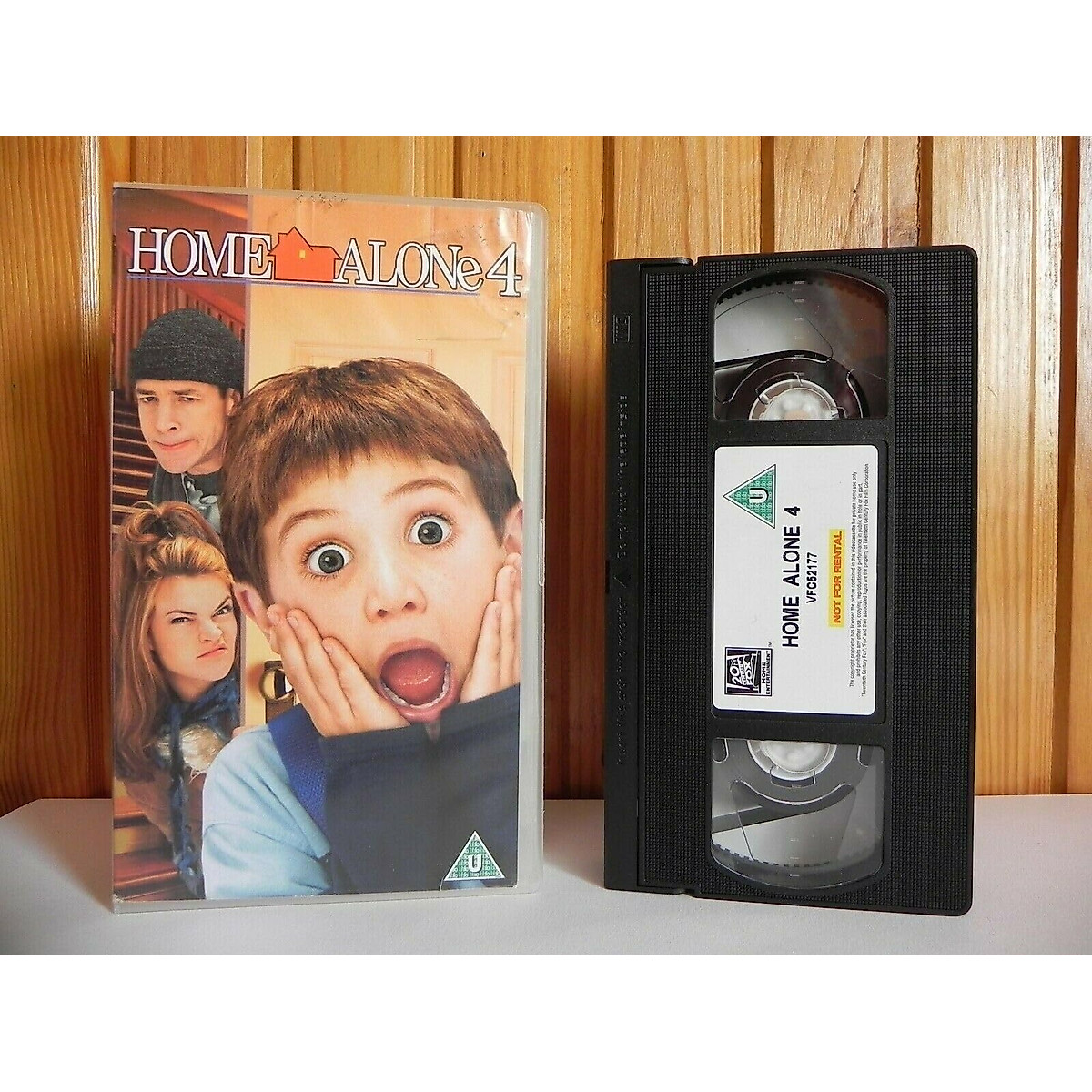 Home Alone 4 [VHS]
