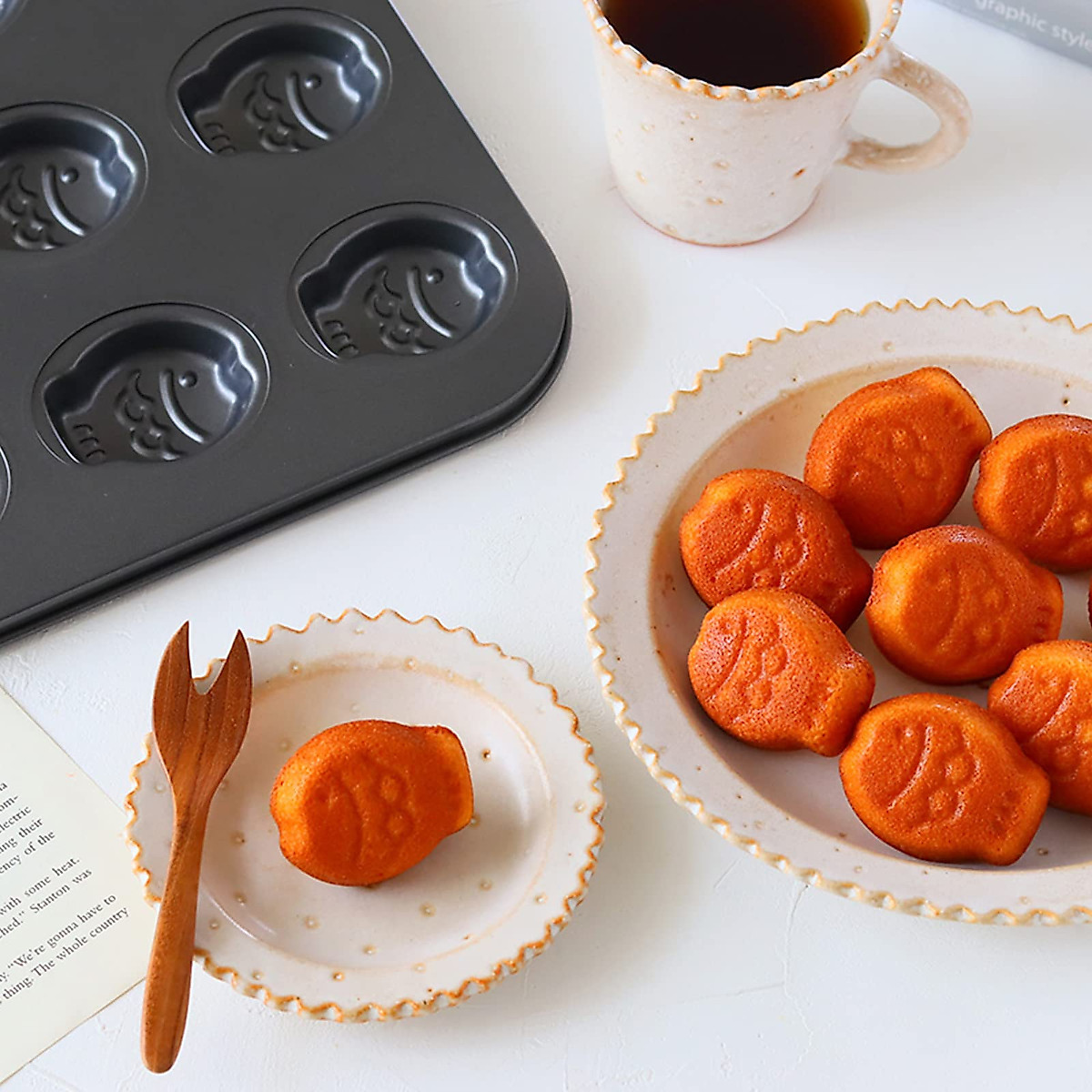 Elesinsoz 9 Cup Nonstick Fish Shape Muffin Cupcake Pan Mini Taiyaki Cake Fondant Topper Decoration Cornbread Cat Dog Puppy Treat Ice Cube Chocolate Madeleine Cookie Biscuit Baking Tin Tray Mold Maker