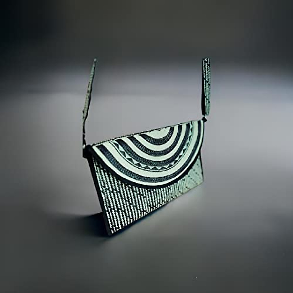 Unique HANDBAGS for womans Handmade in Canaflecha. 100% Handmade. The TOTE BAG for Women with Personality