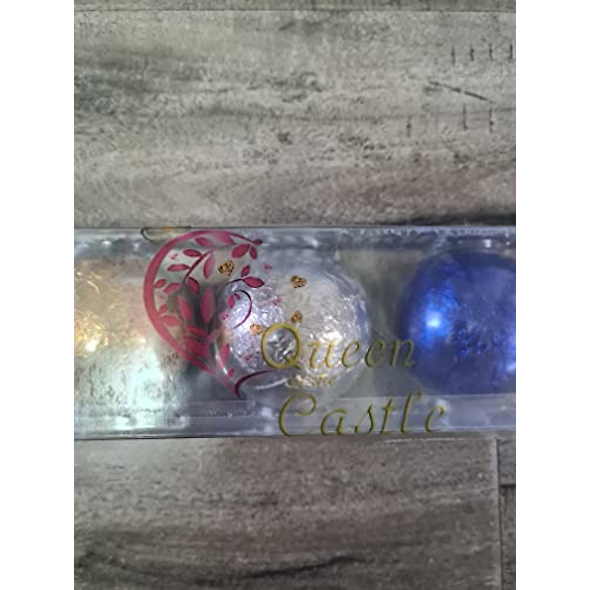 Bom Bombs Hot Chocolate Melting Balls with Marshmellows and Christmas 1 Charm Spoon (20 balls)