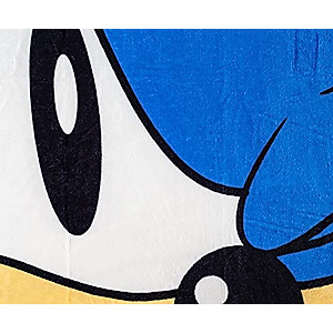 Sonic the Hedgehog Face Plush Throw Blanket | Fleece Blanket Cover, Cozy Sherpa Wrap For Sofa And Bed, Home Decor Room Essentials | SEGA Video Game Gifts And Collectibles | 45 x 60 Inches