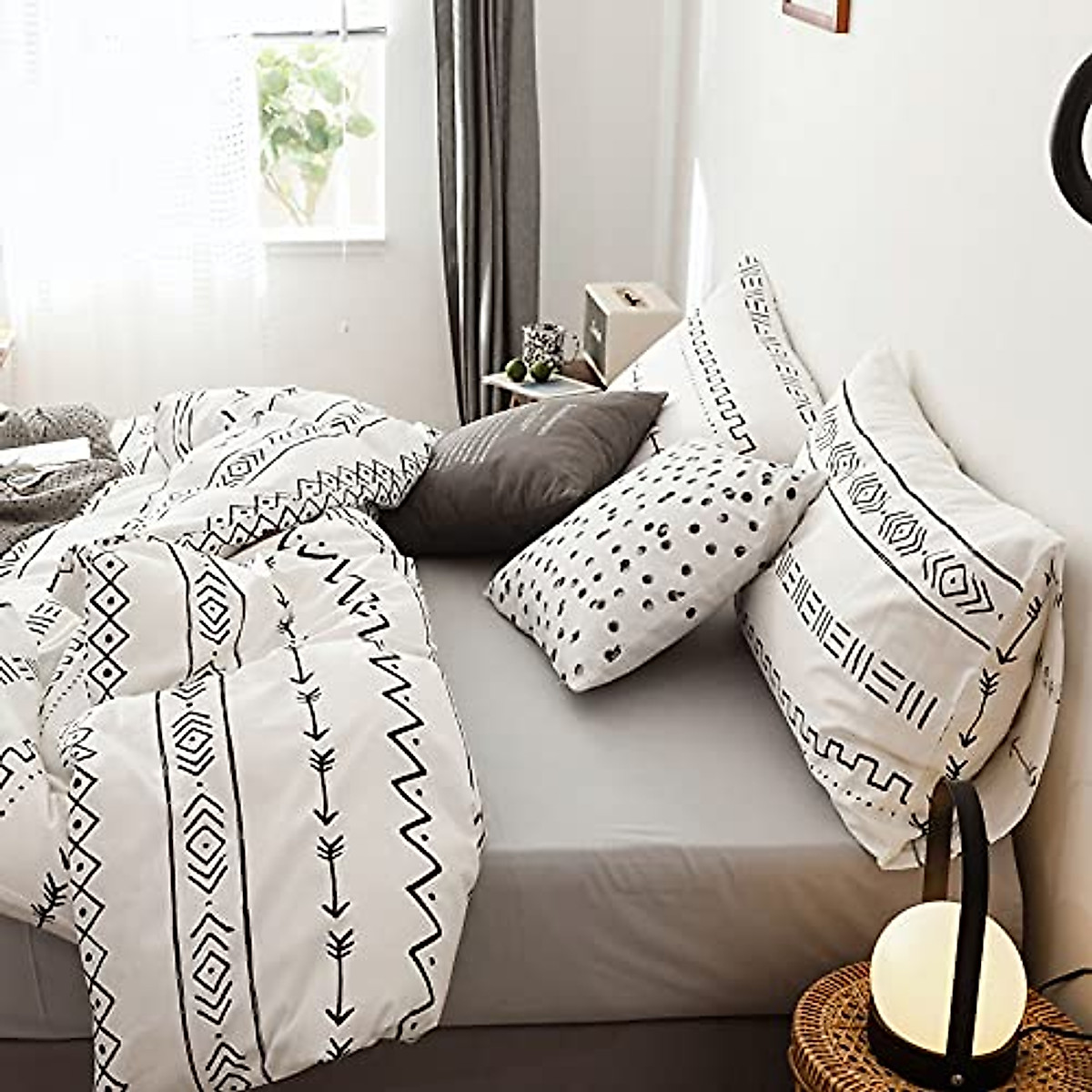 iyoimono Queen Size Duvet Cover Set Black Stripe and White Boho Geometric Bedding Set Reversible Quilt Comforter Cover with Zipper Closure (1 Duvet Cover 230x230cm+2 Pillow Shams 51x76cm)