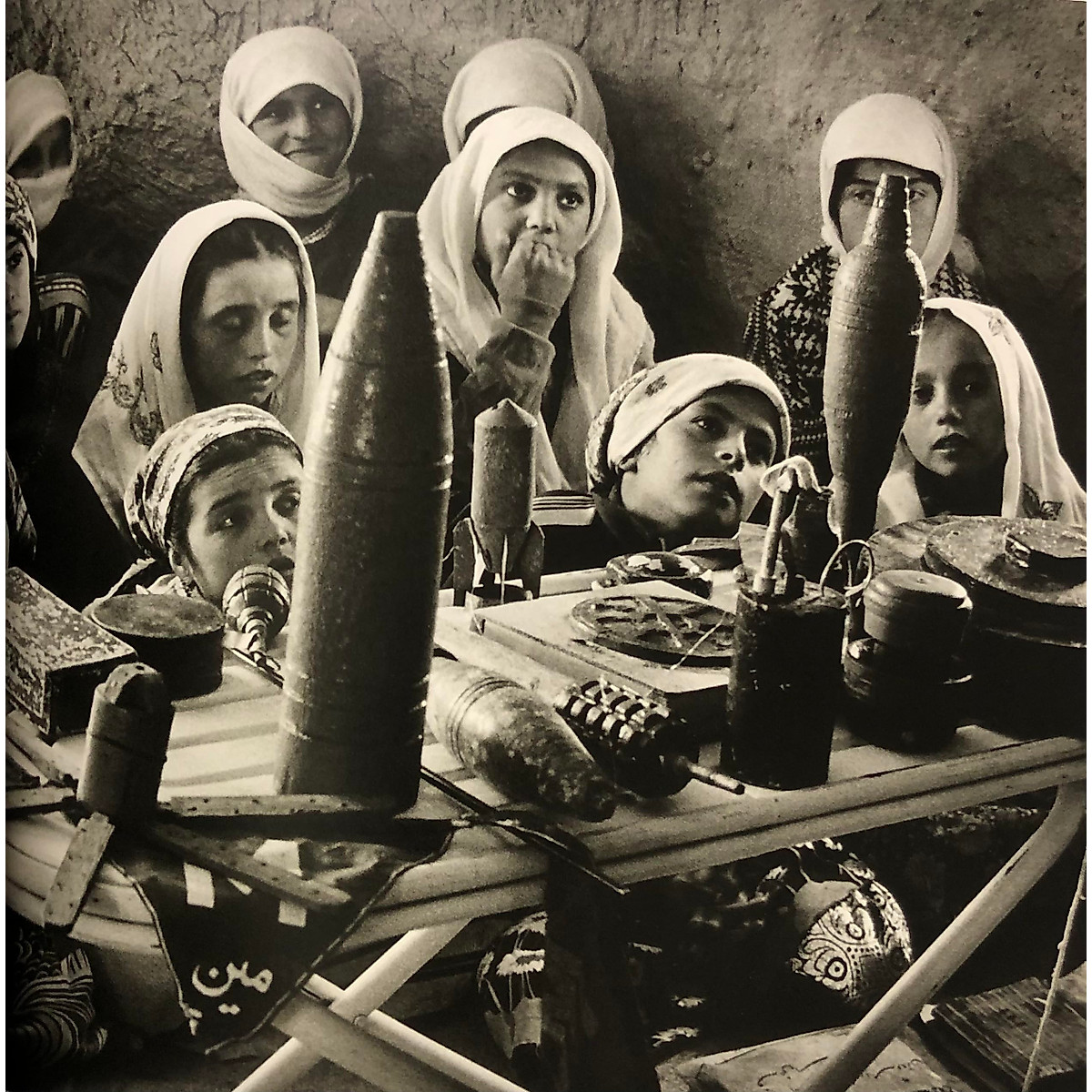 O berço da desigualdade = The cradle of inequality = La cuna de la desigualdad = Le berceau de l'inégalité.