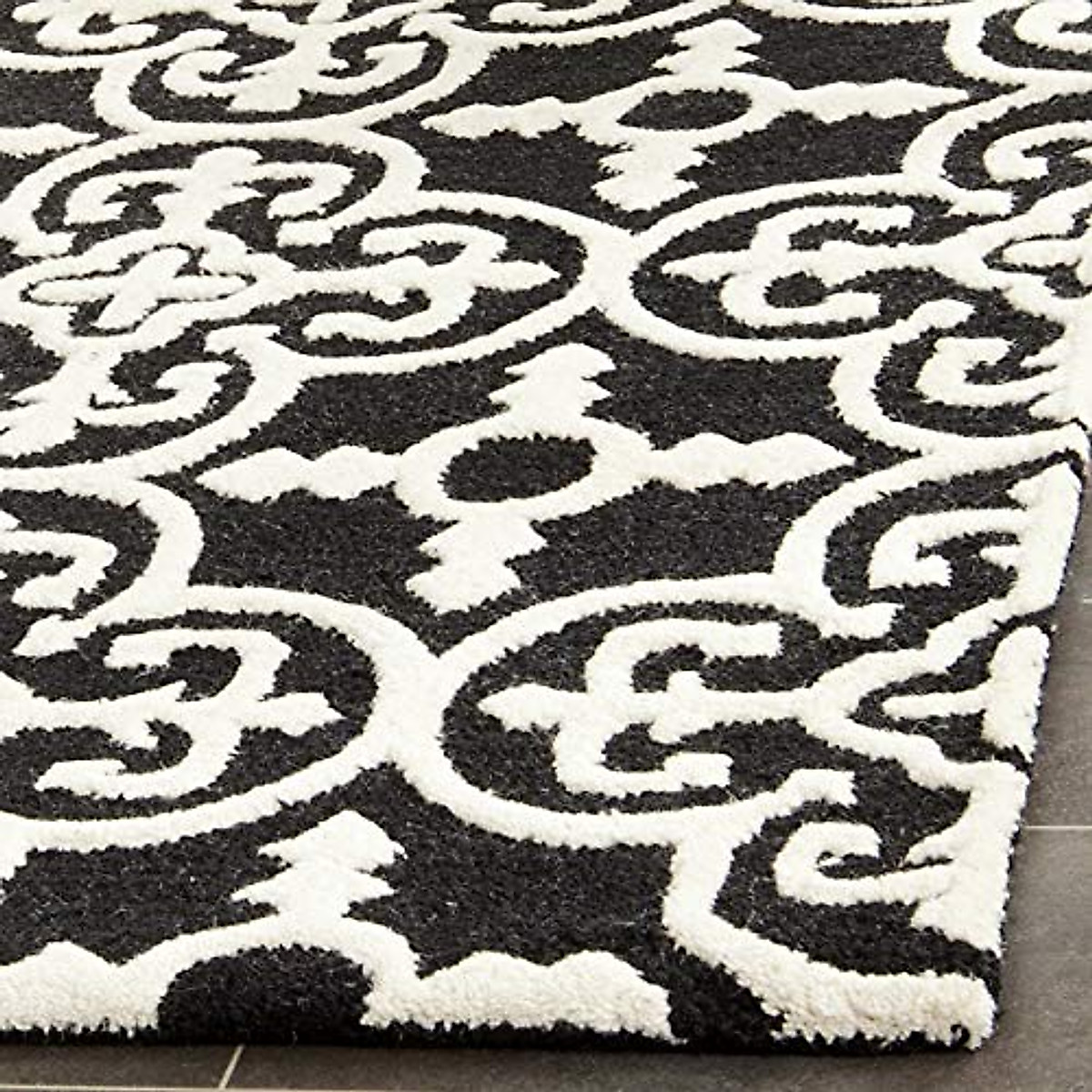SAFAVIEH Cambridge Collection 5' x 8' Black/Ivory CAM133E Handmade Moroccan Premium Wool Area Rug