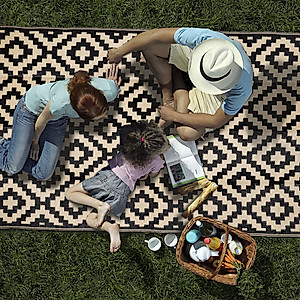 SAND MINE Reversible Mats, Plastic Straw Rug, Modern Area Rug, Large Floor Mat and Rug for Outdoors, RV, Patio, Backyard, Deck, Picnic, Beach, Trailer, Camping, Black & Beige, 5' x 8'