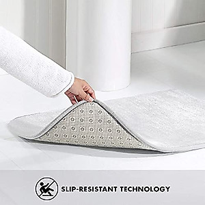 Indoor Doormat Fall Maple Leaf Thanksgiving Farm Red Truck,Shaggy Floor Mat with Non-Skid Backing Barn Pumpkin Leopard Gnome,Machine Washable Plush Area Rug Carpets for Kitchen Nursery16 x24