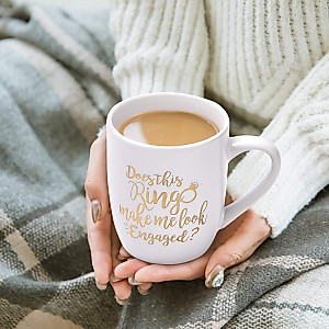 Maustic Engagement Gift Does This Ring Make Me Look Engaged Coffee Mug Funny Mug Novelty Coffee Mug Gift for Women Men Engagement Anniversary Birthday Christmas