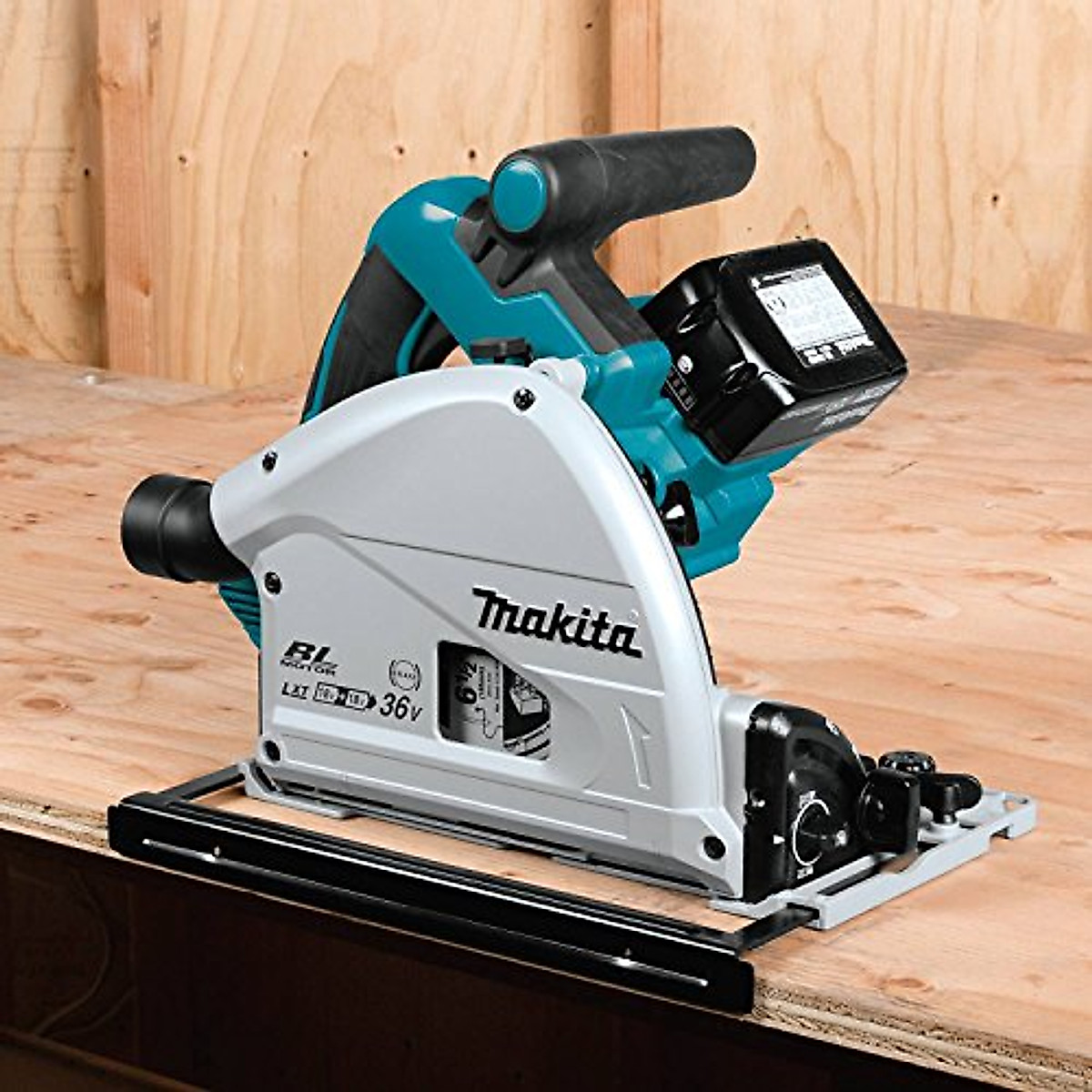 Makita XPS01PTJ 18-Volt X2 LXT Lithium-Ion (36V) Brushless Cordless 6-1/2 inch Plunge Circular Saw Kit (5.0Ah) with 199140-0 39 inch Guide Rail(Sold separately)