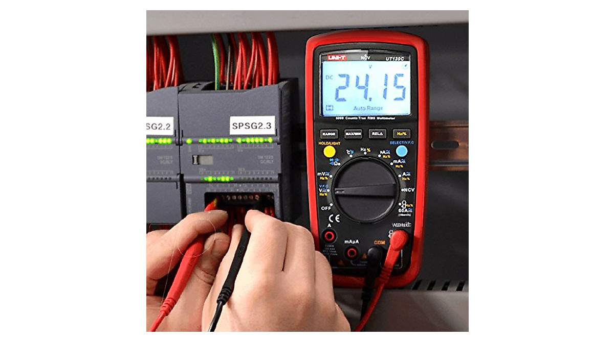 UNI-T UT139C Digital Multimeter: True RMS, Auto Range, Temp Test