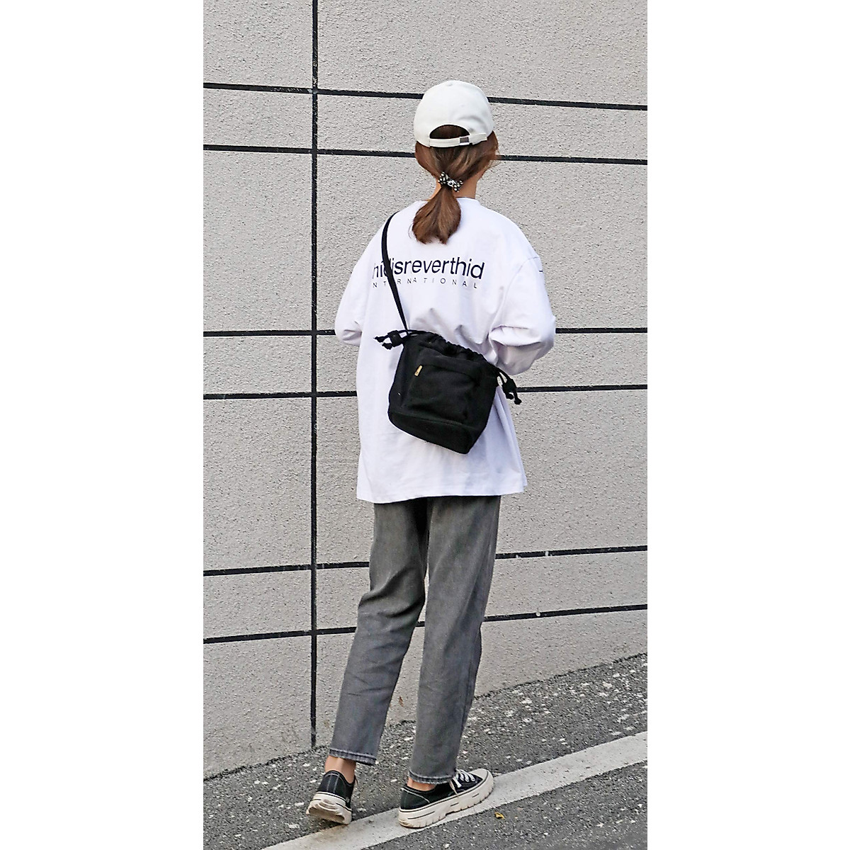 Jeelow Small Canvas Bucket Crossbody Cellphone Bags Drawstring Purses For Men & Women (Black Drawstring)