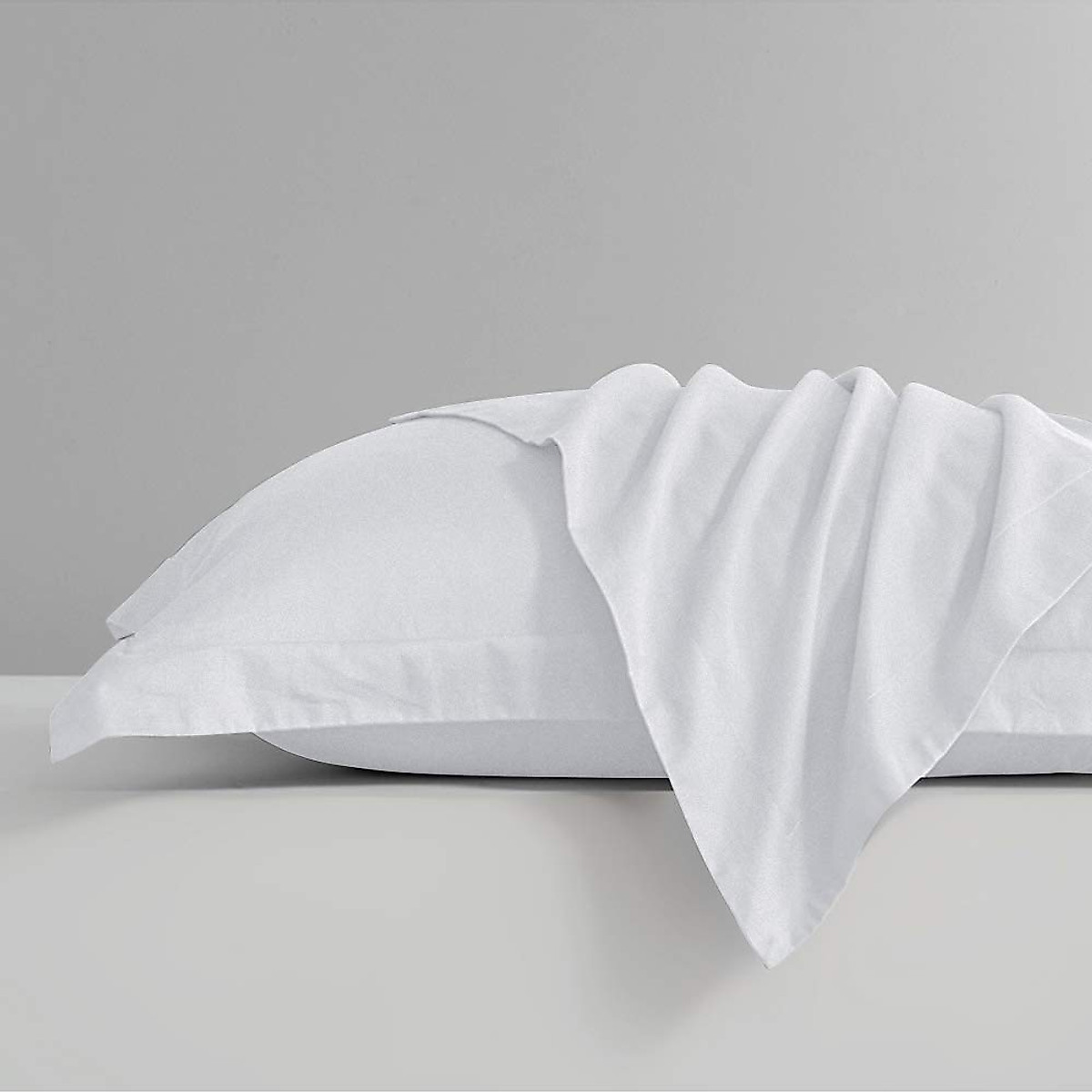 FLXXIE Microfiber Queen Pillow Shams Set of 2, Fade, Wrinkle and Shrinkage Resistant Soft Pillow Covers with Envelope Closure Euro Sham Covers (White, 20x30 Inches)