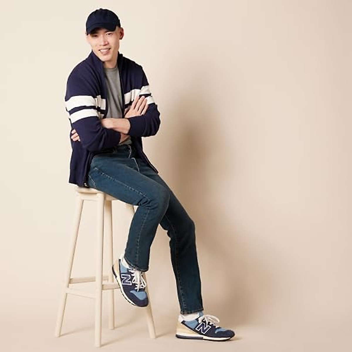 Amazon Essentials Men's Jeans, Slim Fit Stretch, Dark Wash, Bootcut, 42W x 28L