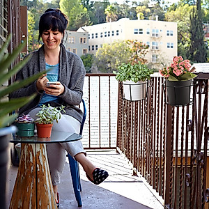 Wesiti 10 Pcs Round Hanging Flower Stand Balcony Planters Railing Hanging Metal Rack Fence Railing Planters Outdoor Balcony Flower Stand Shelf Container(10 Inch,Black)