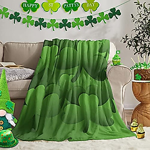 St. Patrick's Day Throw Blankets Green Lucky Clover Leaf Fuzzy Soft Bed Cover Bedspread Irish Shamrocks Lightweight Luxury Flannel Fleece Blanket for Travel Stadium Camping Couch Sofa Chair 40x50In