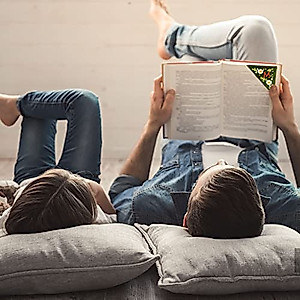 2Pcs Embroidered Corner Bookmark, Stitched Felt Corner Letter Bookmark, Bloomy Line Bookmark, Felt Corner Page Book Marks, Flower Letter Embroidery Bookmarks for Book Lovers(R, M)