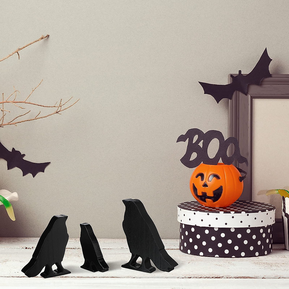 Jetec 3 Pieces Wooden Black Crow Decorations Handmade Artificial Crows Handmade Artificial Spooky Birds Halloween Crow Wood Decors for Halloween Holiday Party Prop Bar Home Garden Decoration