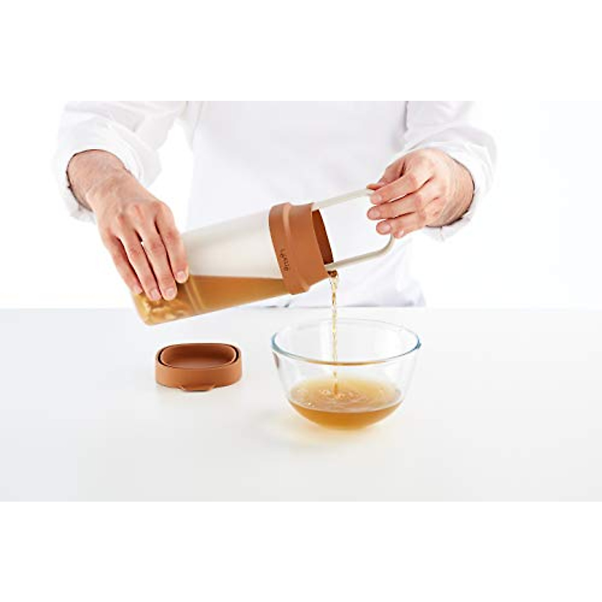 Lekue Nut, Almond Milk & Grain Milk Maker, 1 quart, Brown