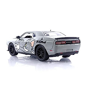 Jada Toys Tom and Jerry 1:24 2015 Dodge Challenger Hellcat Die-cast Car w/ 2.75" Jerry Figure, Toys for Kids and Adults