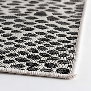 Unique Loom Outdoor Collection Area Rug - Cape Town (5' 3' x 8' Rectangle, Black/ Ivory)