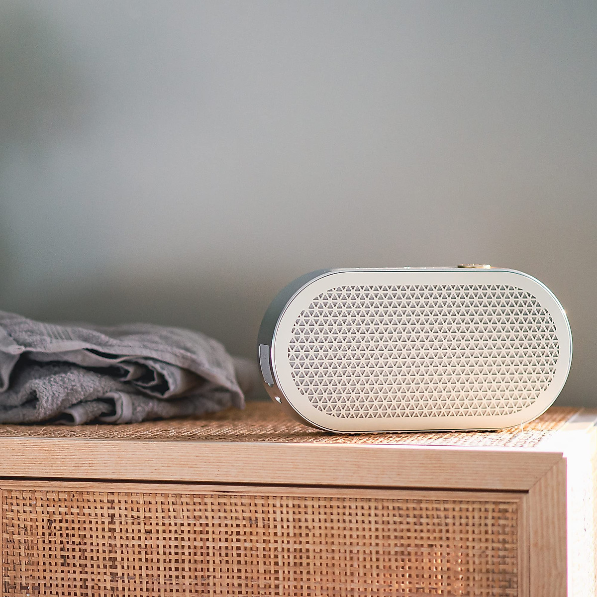 DALI Katch G2 Portable Bluetooth Speaker (Caramel White)