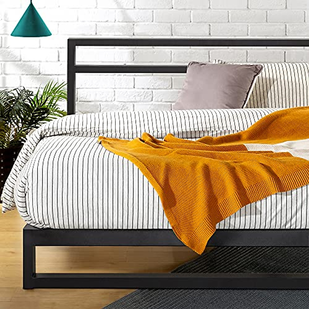ZINUS Trisha Metal Platforma Bed Frame with Headboard / Wood Slat Support / No Box Spring Needed / Easy Assembly, Full