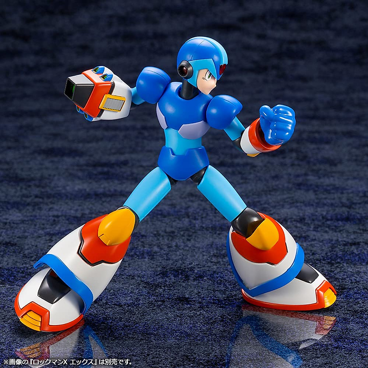 Kotobukiya Mega Man X: Max Armor Plastic Model Kit, Multicolor