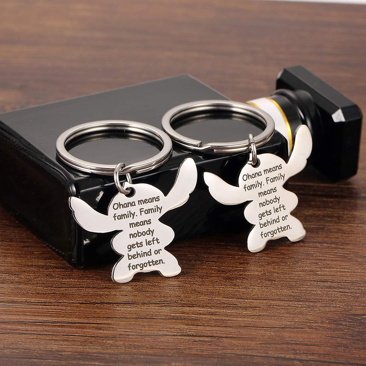 Ralukiia Stitch Keychain, Ohana Means Family Key Chain, Cartoon Stitch Key Ring - Family Means Nobody Gets Left Behind or Forgotten Engraved Keyring Stitch Gift for Boys Girls Fans(2 Pack)