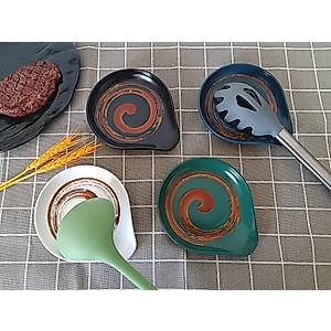 Homyne Ceramic Spoon Rest for Stove Top, Hand Painted Brown Swirl Spoon Rest for Kitchen Counter, Retro Cooking Spoon Holder for Kitchen Counter, Utensil Rest for Spatula Ladle or Tong (Grass Green)