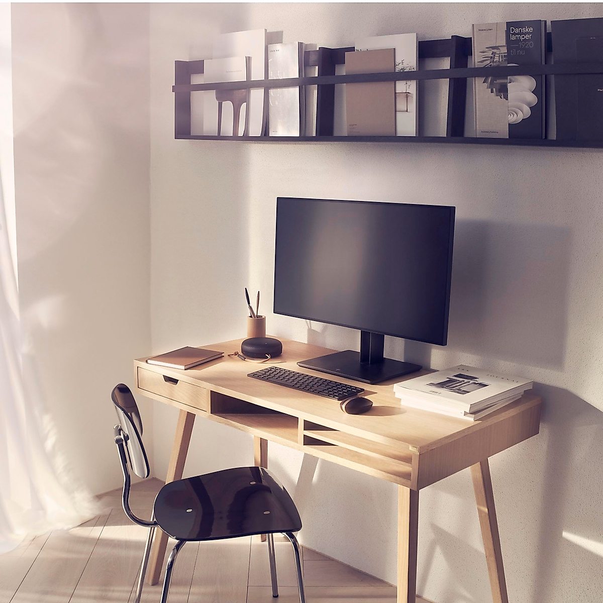 Bang & Olufsen Beosound A1 (2nd Generation) Wireless Portable Waterproof Bluetooth Speaker with Microphone, Anthracite