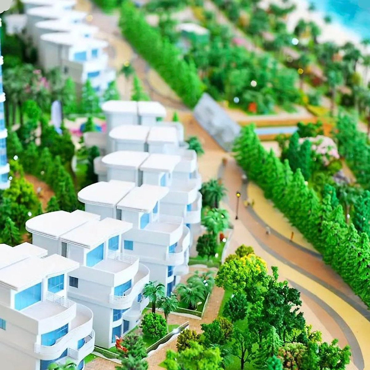 32PCS Model Trees Mixed Miniature Trees Model Tree Train Trees Railroad Scenery Diorama Tree Architecture Trees Fake Trees for Building Model DIY Crafts Diorama Scenery Landscape, Natural Green