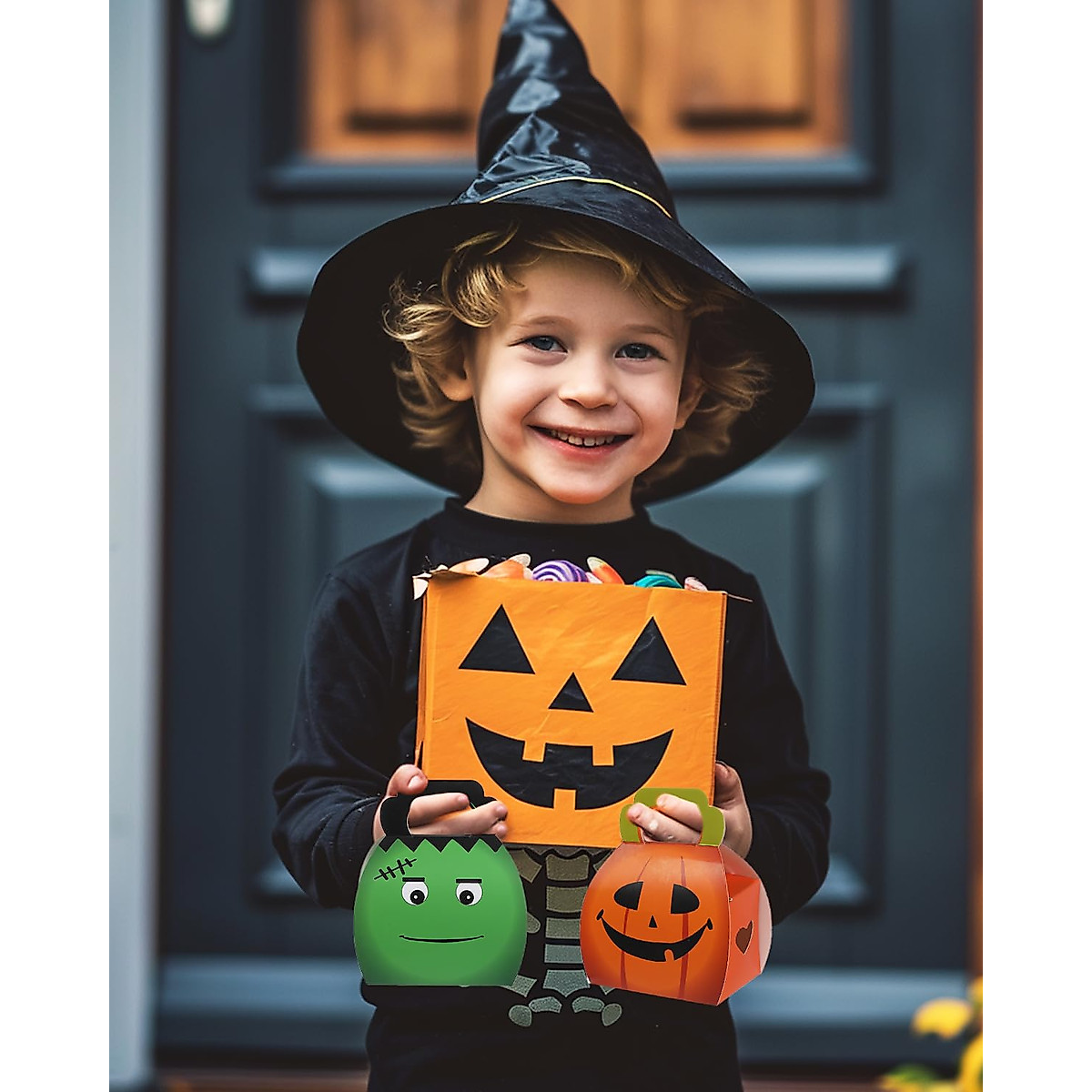 Liobelon 24 Pieces Halloween Candy Boxes With Handles Halloween Treat Boxes Trick or Treat Gift Boxes Pastry Cookies Goodie Bags for Halloween Party Supplies Halloween Kids Birthday Party Gift Box