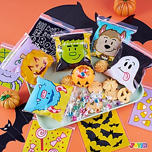 JOYIN 150 Pcs Halloween Cellophane Treat Bags, Halloween Small Candy Bags, Halloween Goodie Gift Bags for Trick or Treat, Small Ziplock Bags for Halloween Party Favor Supplies