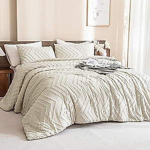 Andency Beige Queen Comforter Set, 3 Pieces Boho Chevron Bedding Comforter Sets (1 Tufted Comforter & 2 Pillowcases), Summer Lightweight Fluffy Shabby Chic Microfiber Down Alternative Bed Set