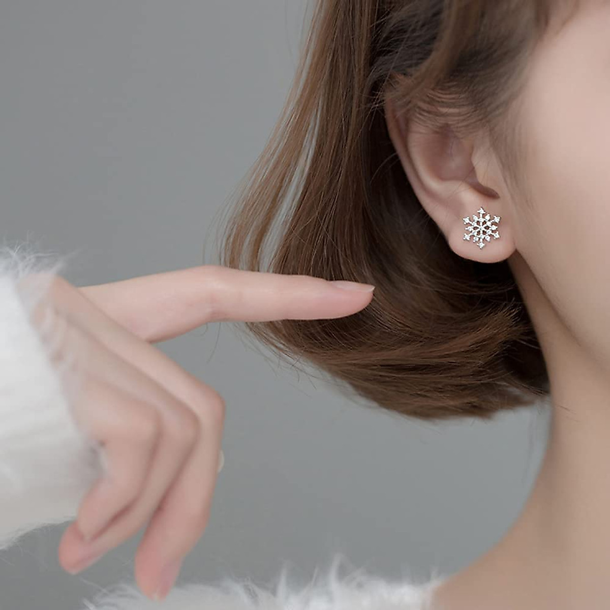Reffeer Solid 925 Sterling Silver Snowflake Earrings Studs for Women Teens Winter Snow Stud Earrings Christmas (A-Silver)