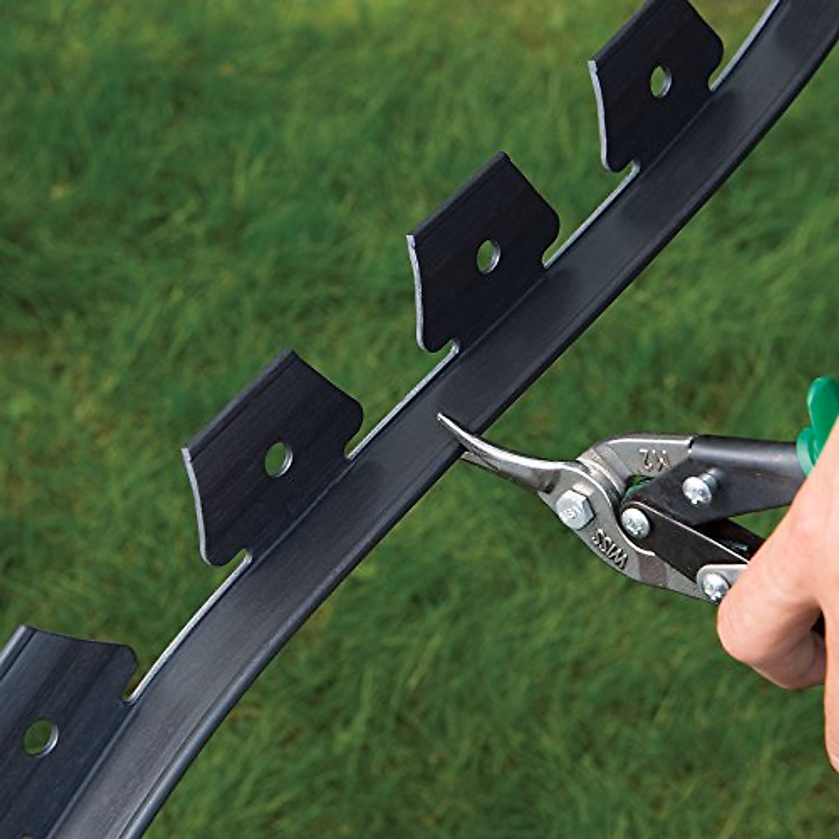 EasyFlex No-Dig Landscape Edging with Anchoring Spikes, 1.5 in. Tall Straight Top Plastic Garden Border, 40 Foot Kit, Black