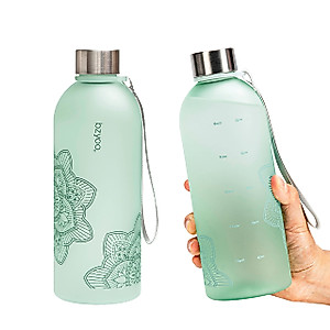 bzyoo 32 OZ 1 Liter Time Marker Water Bottle BPA Free Frosted Durable Plastic With Strap - Reusable Times To Drink For Sports Gym Valentines Gifts Him & Her (Color: Green)