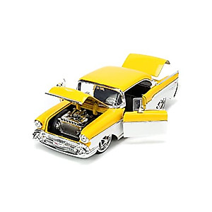 Jada Toys Big Time Muscle 1:24 1957 Chevy Bel-Air Die-cast Car Yellow, Toys for Kids and Adults