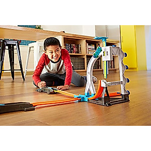 Hot Wheels DLF28 Track Builder System Stunt Kit Playset [Amazon Exclusive]