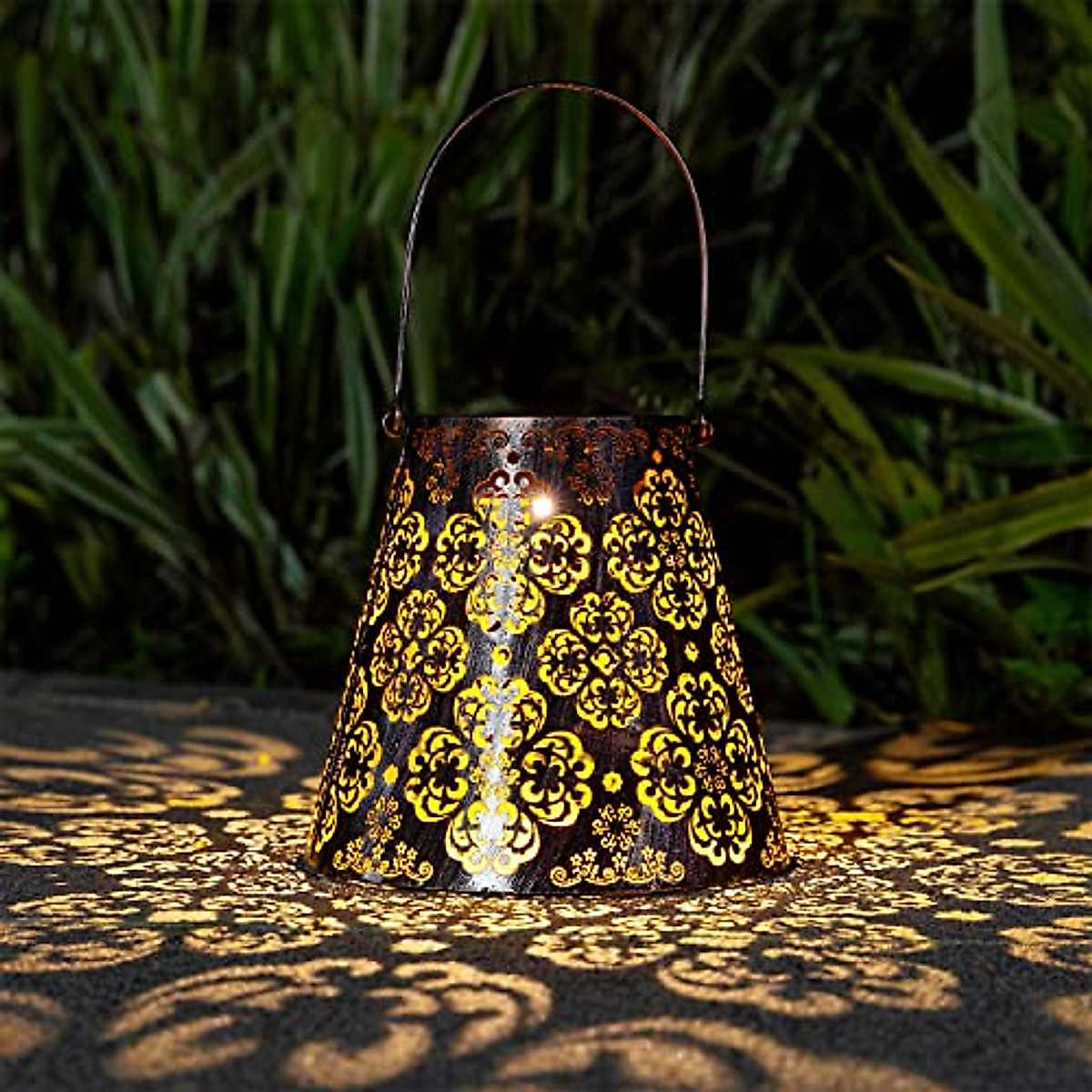 Hanging Solar Powered Lantern Light Outdoor Decor Light with Handle,Waterproof Lantern Decoration for Ceiling Porch Yard Tree Fence Garden Patio,Retro Decorative for Halloween Christmas Holiday Party